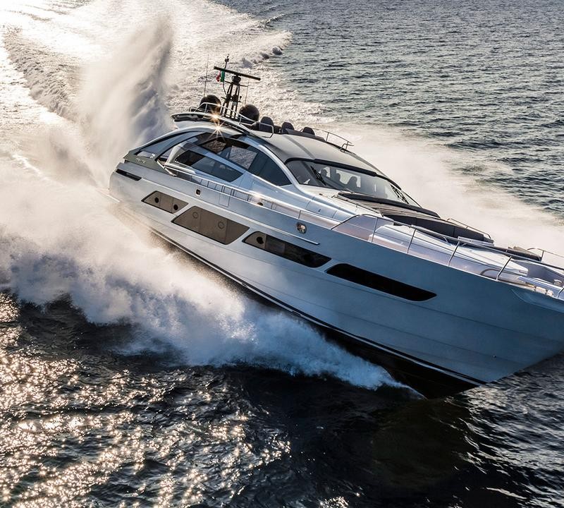 Yacht LA DATCHA, Pershing | CHARTERWORLD Luxury Superyacht Charters